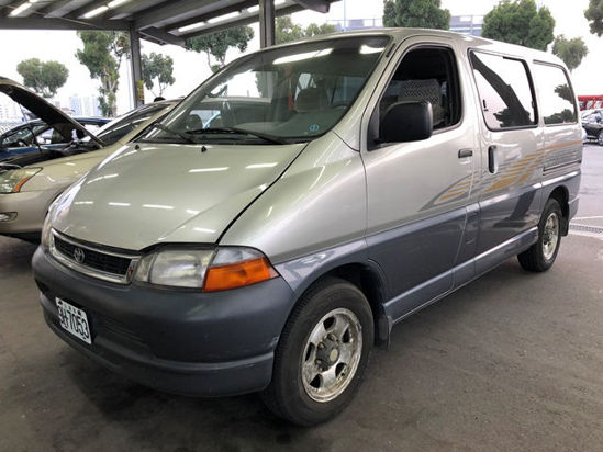 TOYOTA HIACE